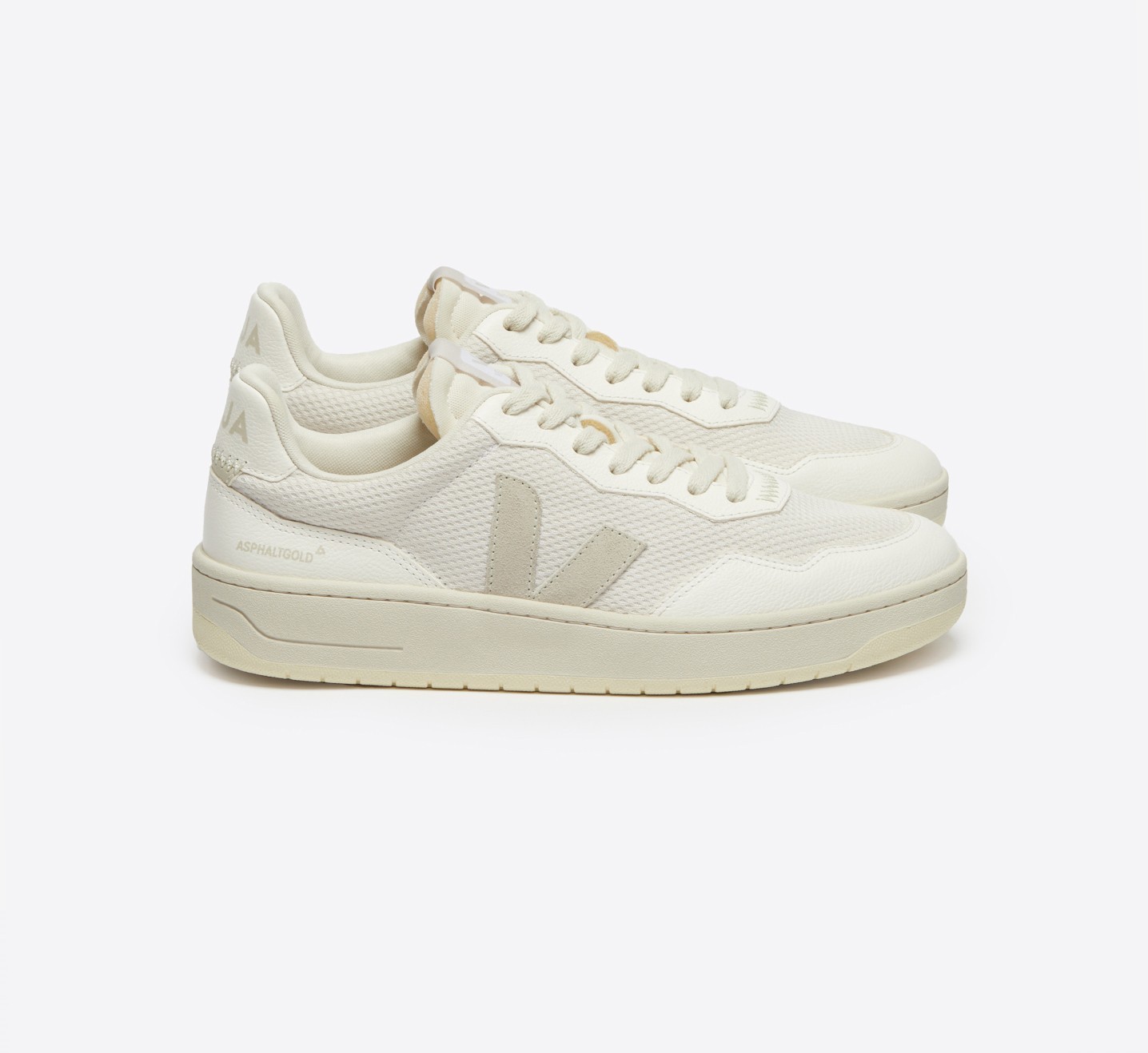 Tênis Feminino V-90 Couro Branco Umber VEJA - VERT